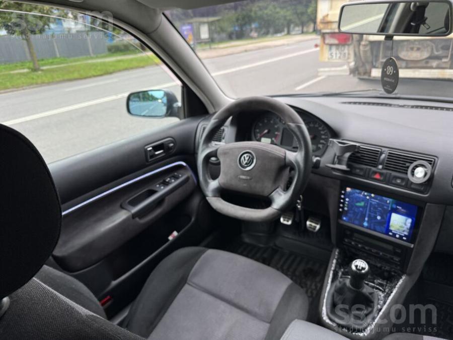 Grey Volkswagen Golf 2001 in Riga, with an engine capacity of 1.40 L and mileage of 223 thousand km for 1800 €, photo 8 on AUTOMOTO.COM.LV