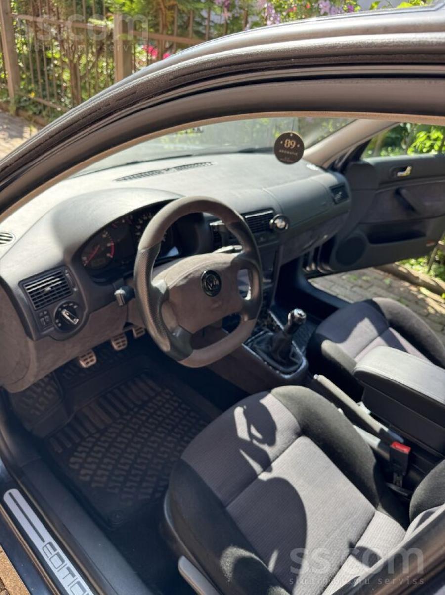 Grey Volkswagen Golf 2001 in Riga, with an engine capacity of 1.40 L and mileage of 223 thousand km for 1800 €, photo 19 on AUTOMOTO.COM.LV