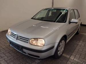Pelēks Volkswagen Golf 2001 Limbaži, ar dzinēja tilpumu 1.40 L un nobraukumu 105 tūkst. km par 2950 €, foto  vietnē AUTOMOTO.COM.LV