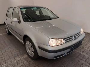 Pelēks Volkswagen Golf 2001 Limbaži, ar dzinēja tilpumu 1.40 L un nobraukumu 105 tūkst. km par 2950 €, foto 4 vietnē AUTOMOTO.COM.LV
