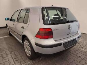 Pelēks Volkswagen Golf 2001 Limbaži, ar dzinēja tilpumu 1.40 L un nobraukumu 105 tūkst. km par 2950 €, foto 5 vietnē AUTOMOTO.COM.LV