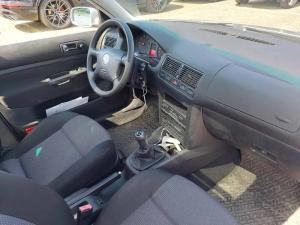 Pelēks Volkswagen Golf 2001 Limbaži, ar dzinēja tilpumu 1.40 L un nobraukumu 105 tūkst. km par 2950 €, foto 9 vietnē AUTOMOTO.COM.LV