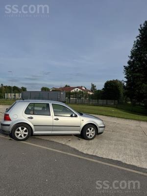 Pelēks Volkswagen Golf 2001 Ogre, ar dzinēja tilpumu 1.90 L un nobraukumu 266 tūkst. km par 1400 €, foto 4 vietnē AUTOMOTO.COM.LV