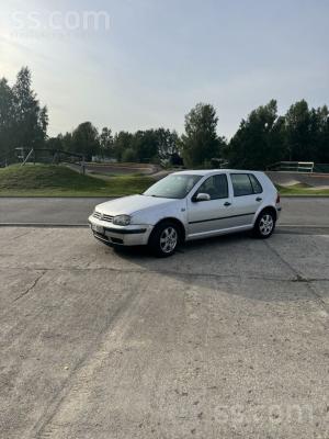 Pelēks Volkswagen Golf 2001 Ogre, ar dzinēja tilpumu 1.90 L un nobraukumu 266 tūkst. km par 1400 €, foto 9 vietnē AUTOMOTO.COM.LV