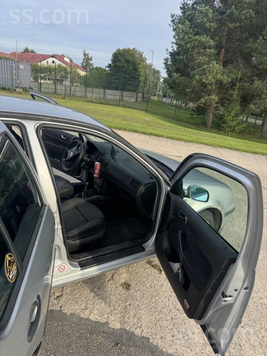 Pelēks Volkswagen Golf 2001 Ogre, ar dzinēja tilpumu 1.90 L un nobraukumu 266 tūkst. km par 1400 €, foto 11 vietnē AUTOMOTO.COM.LV
