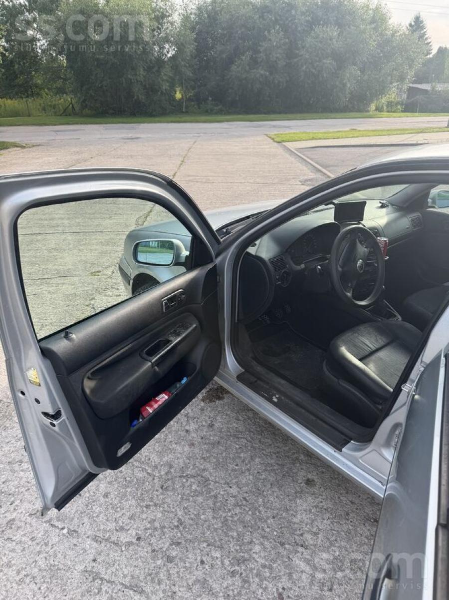 Pelēks Volkswagen Golf 2001 Ogre, ar dzinēja tilpumu 1.90 L un nobraukumu 266 tūkst. km par 1400 €, foto 13 vietnē AUTOMOTO.COM.LV