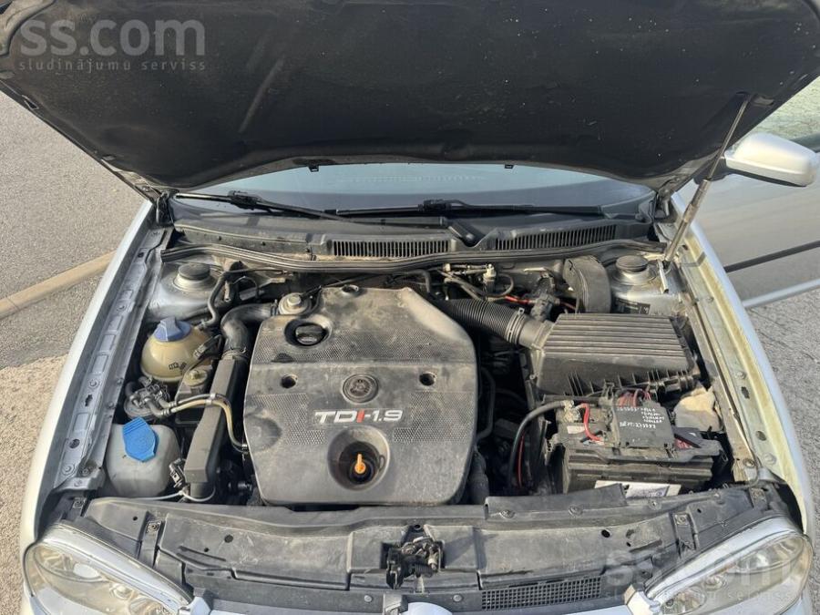 Pelēks Volkswagen Golf 2001 Ogre, ar dzinēja tilpumu 1.90 L un nobraukumu 266 tūkst. km par 1400 €, foto 17 vietnē AUTOMOTO.COM.LV