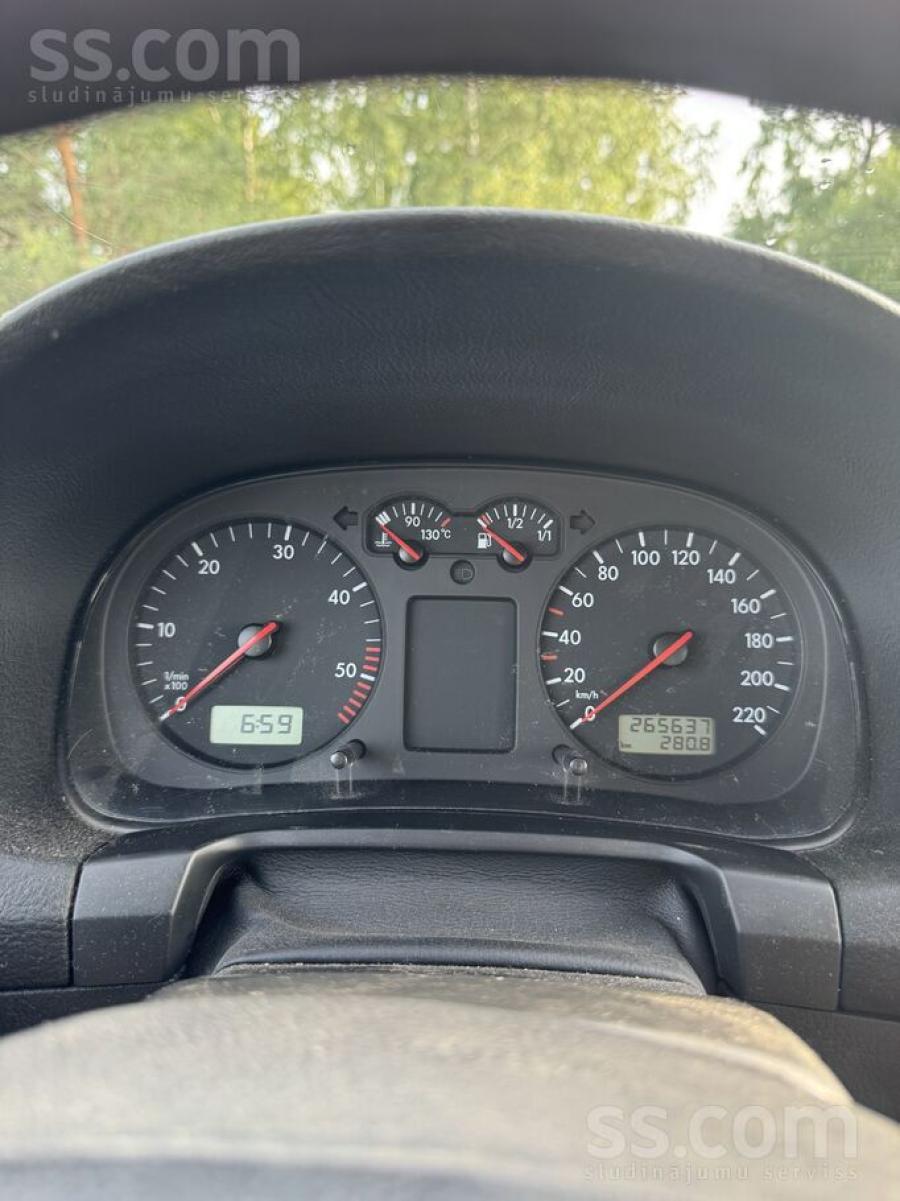 Pelēks Volkswagen Golf 2001 Ogre, ar dzinēja tilpumu 1.90 L un nobraukumu 266 tūkst. km par 1400 €, foto 19 vietnē AUTOMOTO.COM.LV