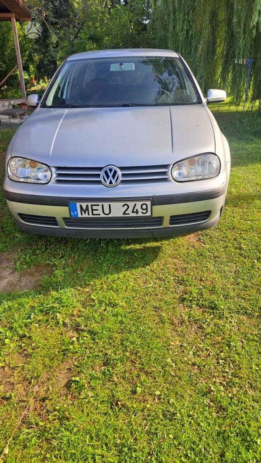Grey Volkswagen Golf 2001 in Kaisiadorys, with an engine capacity of 1.60 L and mileage of 350 thousand km for 900 €, photo 1 on AUTOMOTO.COM.LV