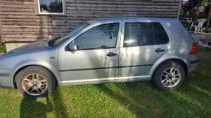 Grey Volkswagen Golf 2001 in Kaisiadorys, with an engine capacity of 1.60 L and mileage of 350 thousand km for 900 €, photo 4 on AUTOMOTO.COM.LV