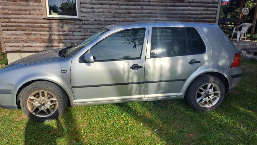 Grey Volkswagen Golf 2001 in Kaisiadorys, with an engine capacity of 1.60 L and mileage of 350 thousand km for 900 €, photo 4 on AUTOMOTO.COM.LV