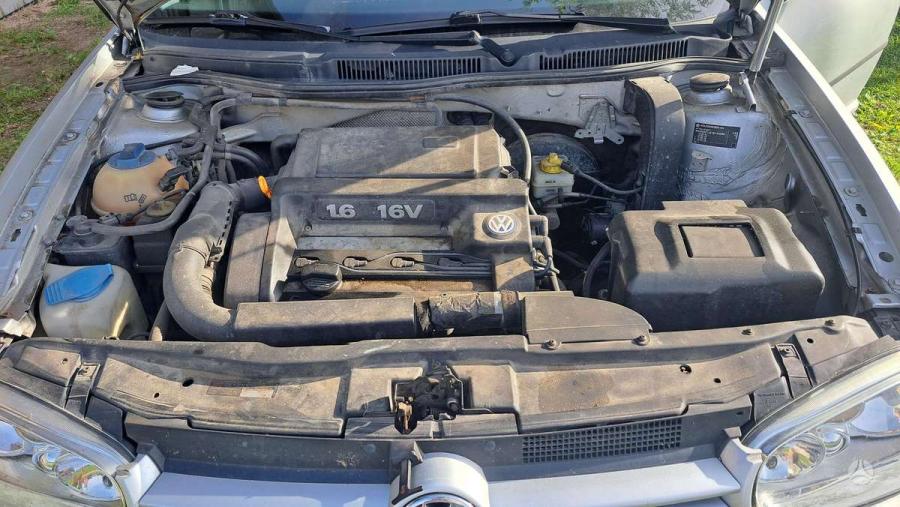Grey Volkswagen Golf 2001 in Kaisiadorys, with an engine capacity of 1.60 L and mileage of 350 thousand km for 900 €, photo 9 on AUTOMOTO.COM.LV