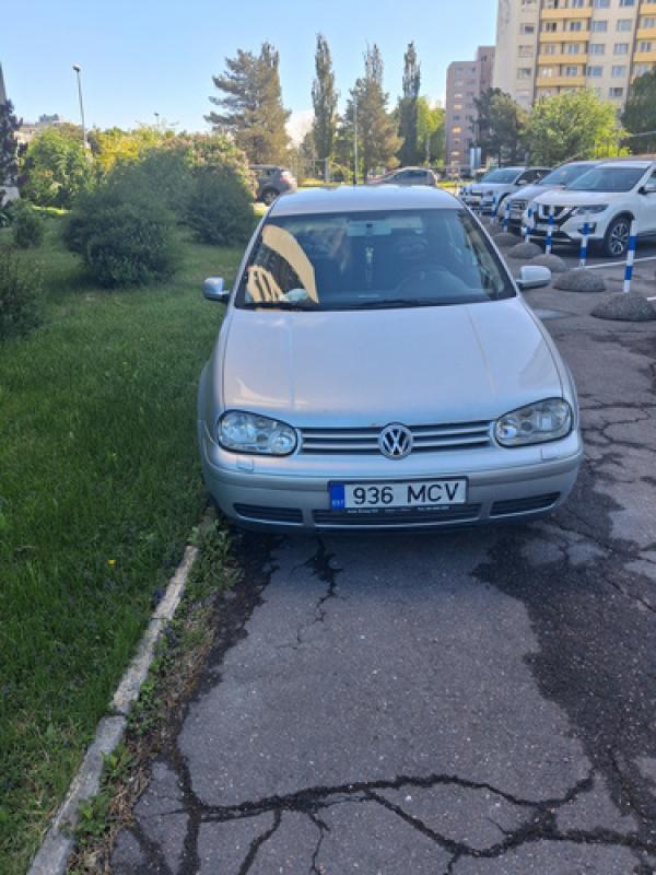 Grey Volkswagen Golf 2001 in Tallinn, with an engine capacity of 0.00 L and mileage of 298 thousand km for 450 €, photo 1 on AUTOMOTO.COM.LV