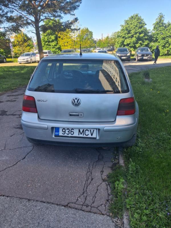 Grey Volkswagen Golf 2001 in Tallinn, with an engine capacity of 0.00 L and mileage of 298 thousand km for 450 €, photo 5 on AUTOMOTO.COM.LV
