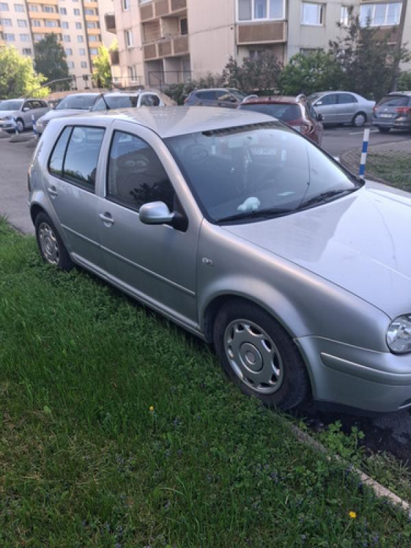Grey Volkswagen Golf 2001 in Tallinn, with an engine capacity of 0.00 L and mileage of 298 thousand km for 450 €, photo 6 on AUTOMOTO.COM.LV