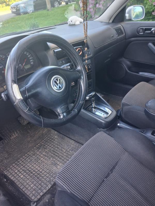 Grey Volkswagen Golf 2001 in Tallinn, with an engine capacity of 0.00 L and mileage of 298 thousand km for 450 €, photo 10 on AUTOMOTO.COM.LV