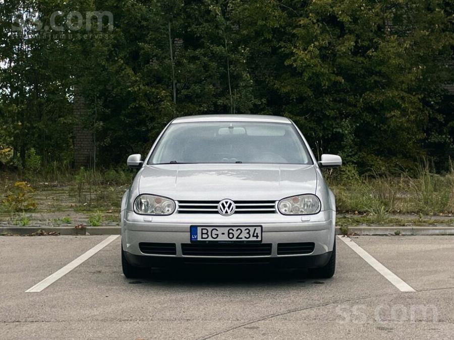 Pelēks Volkswagen Golf 2001 Daugavpils, ar dzinēja tilpumu 2.00 L un nobraukumu 299 tūkst. km par 1650 €, foto 1 vietnē AUTOMOTO.COM.LV