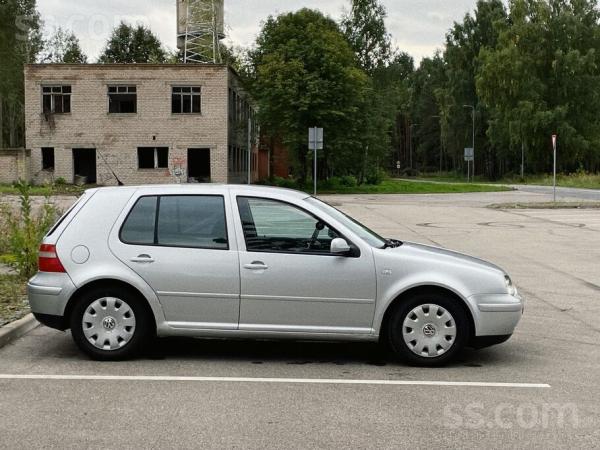 Volkswagen Golf 2001 Daugavpils vietnē Pelēks Volkswagen Golf 2001 Daugavpils, ar dzinēja tilpumu 2.00 L un nobraukumu 299 tūkst. km par 1650 €, foto 3 vietnē AUTOMOTO.COM.LV