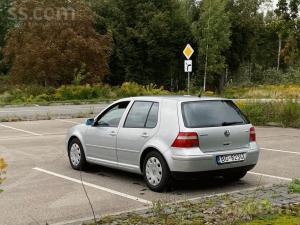 Pelēks Volkswagen Golf 2001 Daugavpils, ar dzinēja tilpumu 2.00 L un nobraukumu 299 tūkst. km par 1650 €, foto 5 vietnē AUTOMOTO.COM.LV