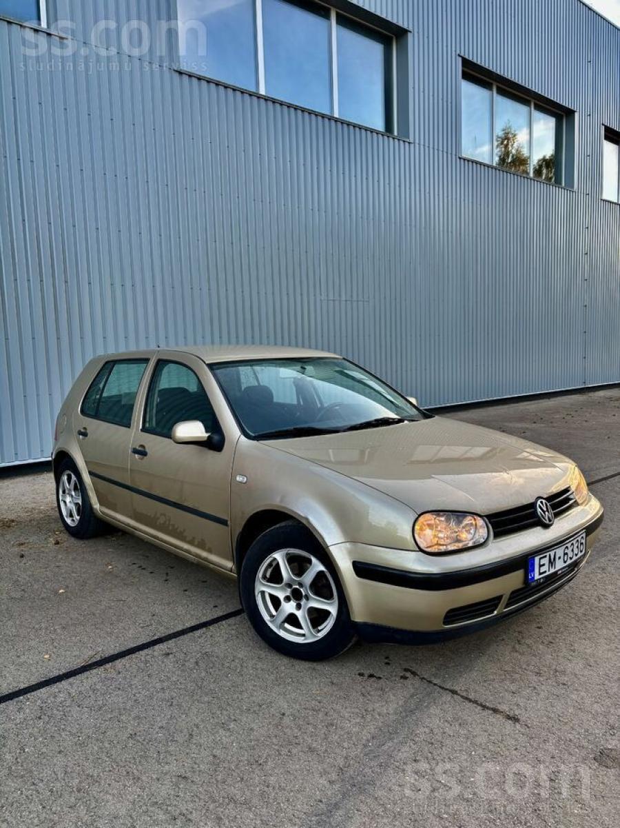 Grey Volkswagen Golf 2001 in Valmiera, with an engine capacity of 1.60 L and mileage of 223 thousand km for 795 €, photo 1 on AUTOMOTO.COM.LV