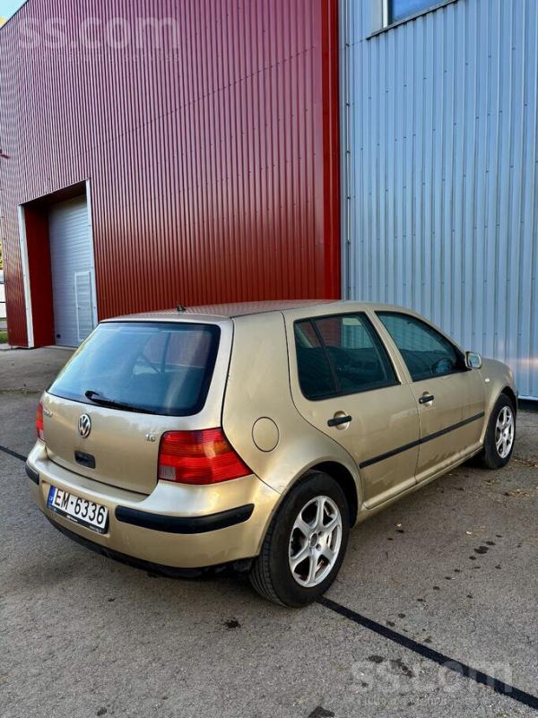 Grey Volkswagen Golf 2001 in Valmiera, with an engine capacity of 1.60 L and mileage of 223 thousand km for 795 €, photo 5 on AUTOMOTO.COM.LV