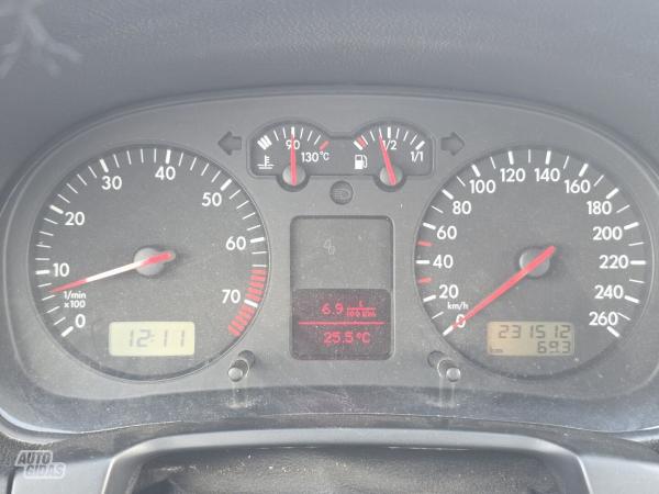 Grey Volkswagen Golf 2001 in Kaunas, with an engine capacity of 2.30 L and mileage of 233 thousand km for 3200 €, photo 5 on AUTOMOTO.COM.LV