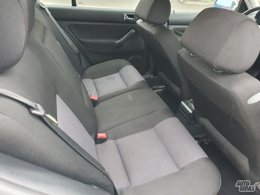 Grey Volkswagen Golf 2001 in Kaunas, with an engine capacity of 1.60 L and mileage of 184 thousand km for 1650 €, photo 11 on AUTOMOTO.COM.LV