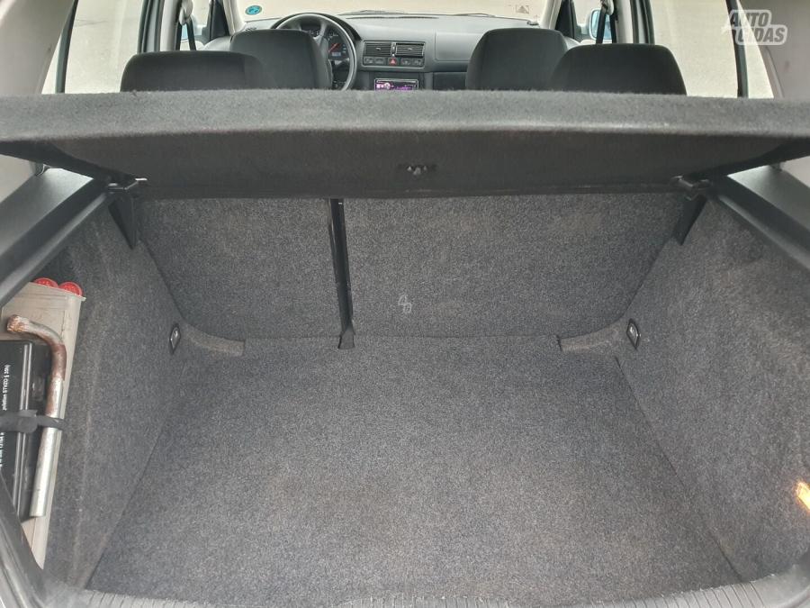 Grey Volkswagen Golf 2001 in Kaunas, with an engine capacity of 1.60 L and mileage of 184 thousand km for 1650 €, photo 12 on AUTOMOTO.COM.LV