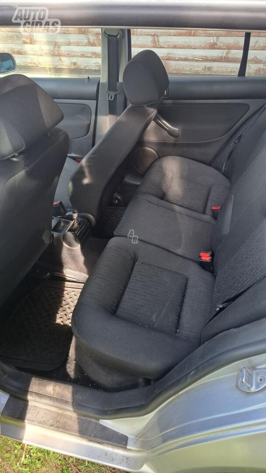 Grey Volkswagen Golf 2001 in Kaisiadorys, with an engine capacity of 1.60 L and mileage of 1 thousand km for 650 €, photo 9 on AUTOMOTO.COM.LV