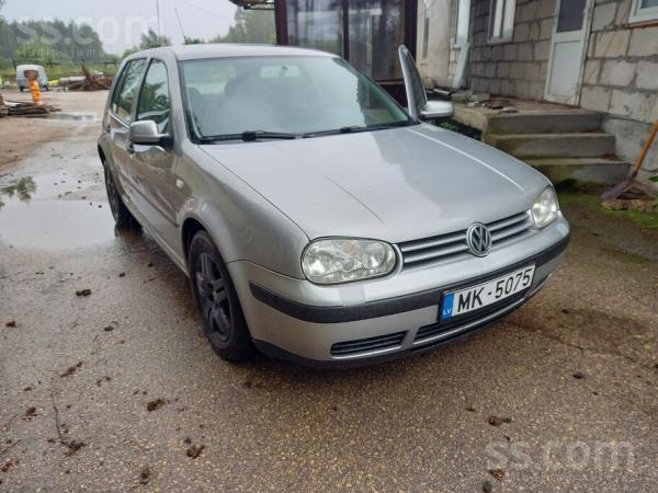 Pelēks Volkswagen Golf 2002 Rīga, ar dzinēja tilpumu 1.90 L un nobraukumu 290 tūkst. km par 1300 €, foto 1 vietnē AUTOMOTO.COM.LV