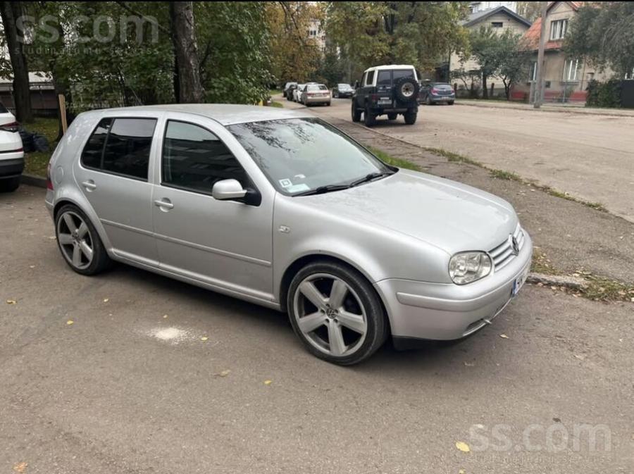 Pelēks Volkswagen Golf 2002 Rīga, ar dzinēja tilpumu 1.60 L un nobraukumu 242 tūkst. km par 15000 €, foto 9 vietnē AUTOMOTO.COM.LV