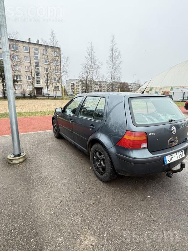 Grey Volkswagen Golf 2002 in Rezekne, with an engine capacity of 1.90 L and mileage of 434 thousand km for 1350 €, photo 4 on AUTOMOTO.COM.LV