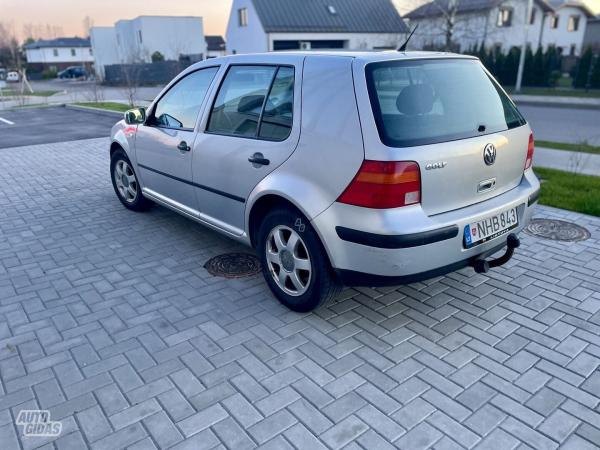 Grey Volkswagen Golf 2002 in Vilnius, with an engine capacity of 1.40 L and mileage of 293 thousand km for 850 €, photo 7 on AUTOMOTO.COM.LV