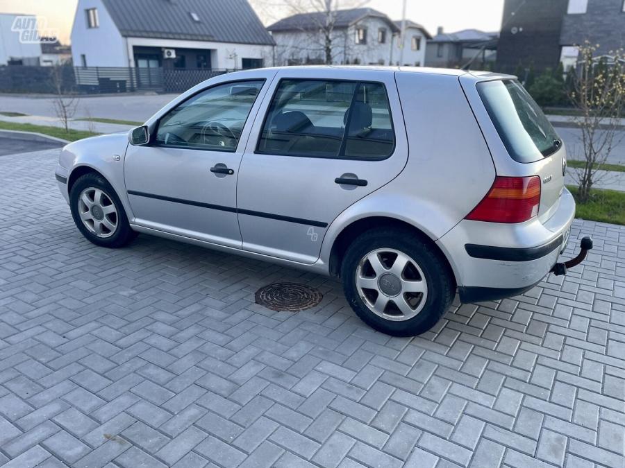Pelēks Volkswagen Golf 2002 Viļņa, ar dzinēja tilpumu 1.40 L un nobraukumu 293 tūkst. km par 850 €, foto 8 vietnē AUTOMOTO.COM.LV