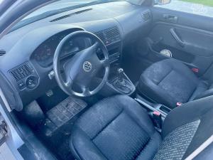 Pelēks Volkswagen Golf 2002 Viļņa, ar dzinēja tilpumu 1.40 L un nobraukumu 293 tūkst. km par 850 €, foto 13 vietnē AUTOMOTO.COM.LV