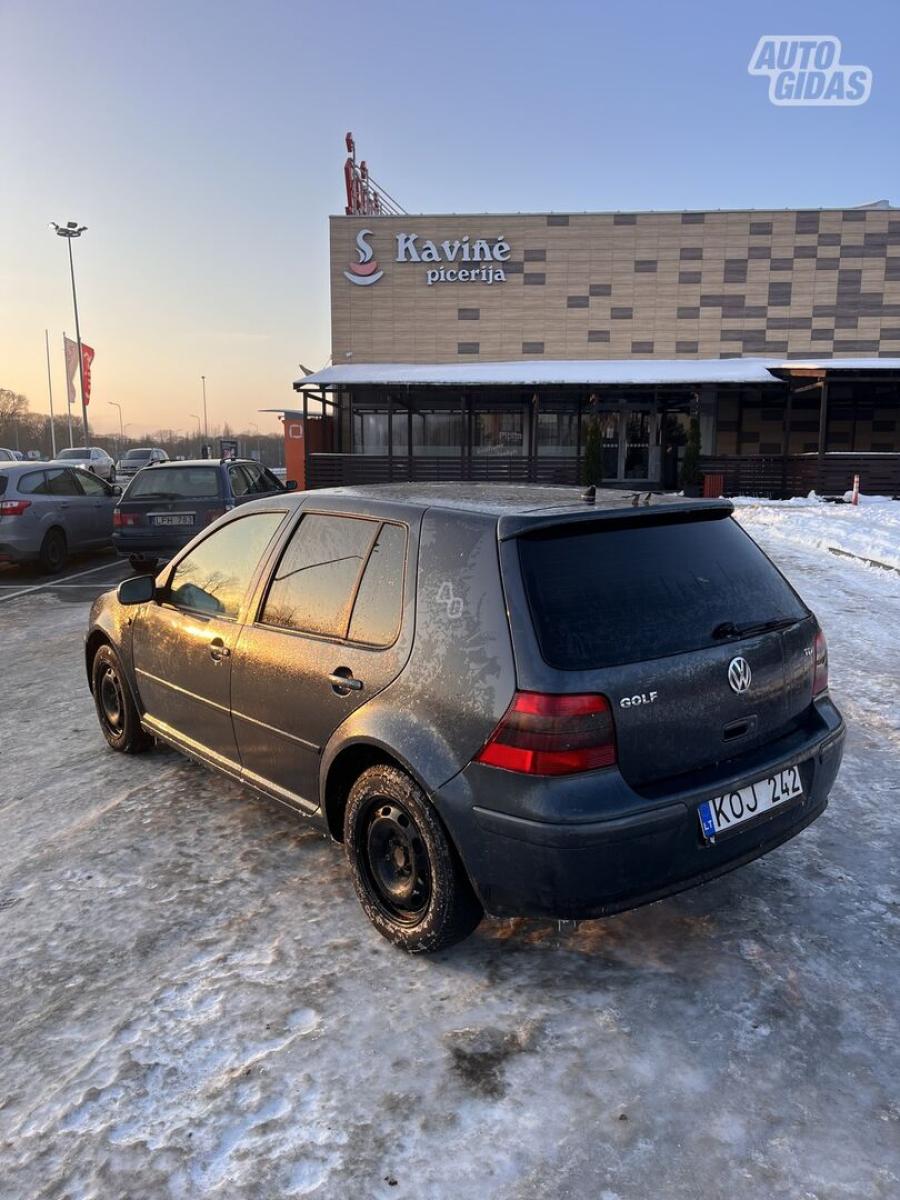 Grey Volkswagen Golf 2002 in Klaipeda, with an engine capacity of 1.90 L and mileage of 296 thousand km for 1000 €, photo 6 on AUTOMOTO.COM.LV