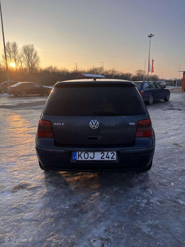 Pelēks Volkswagen Golf 2002 Klaipėda, ar dzinēja tilpumu 1.90 L un nobraukumu 296 tūkst. km par 1000 €, foto 5 vietnē AUTOMOTO.COM.LV