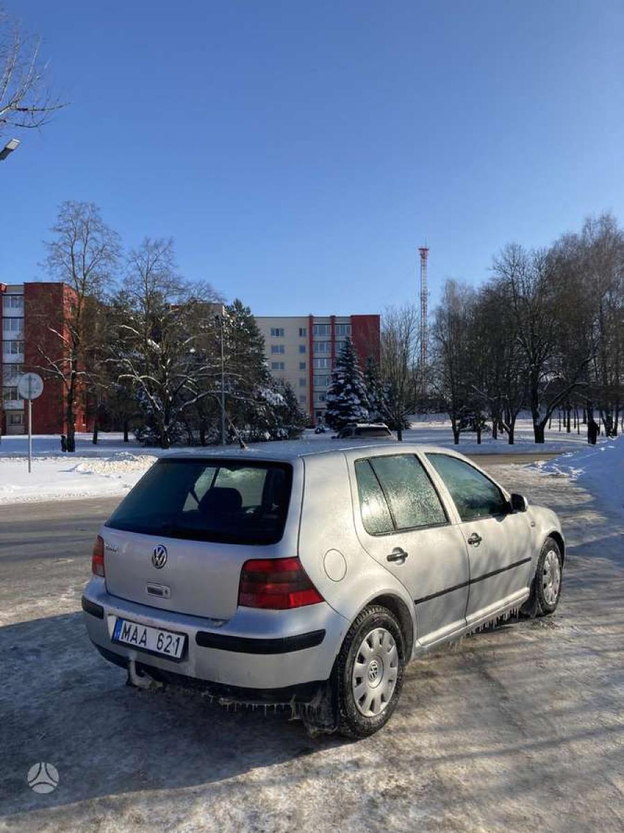 Pelēks Volkswagen Golf 2002 Molėtai, ar dzinēja tilpumu 1.39 L un nobraukumu 190 tūkst. km par 650 €, foto 1 vietnē AUTOMOTO.COM.LV