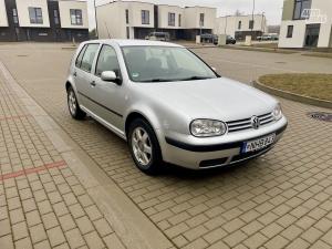 Grey Volkswagen Golf 2002 in Vilnius, with an engine capacity of 1.40 L and mileage of 293 thousand km for 950 €, photo 3 on AUTOMOTO.COM.LV