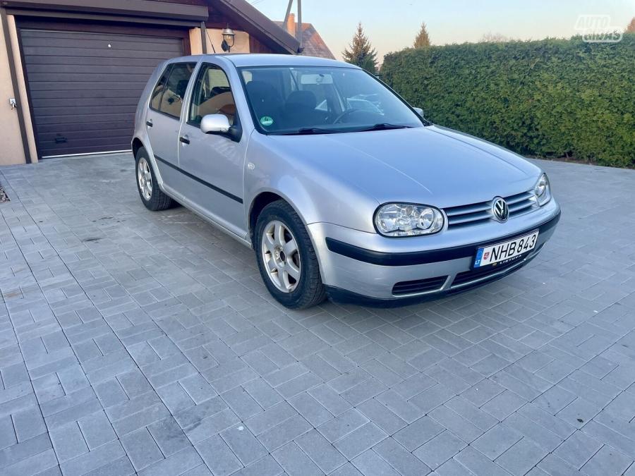 Pelēks Volkswagen Golf 2002 Viļņa, ar dzinēja tilpumu 1.40 L un nobraukumu 293 tūkst. km par 899 €, foto 3 vietnē AUTOMOTO.COM.LV