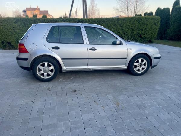 Grey Volkswagen Golf 2002 in Vilnius, with an engine capacity of 1.40 L and mileage of 293 thousand km for 899 €, photo 6 on AUTOMOTO.COM.LV