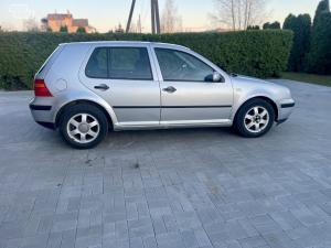 Pelēks Volkswagen Golf 2002 Viļņa, ar dzinēja tilpumu 1.40 L un nobraukumu 293 tūkst. km par 899 €, foto 6 vietnē AUTOMOTO.COM.LV