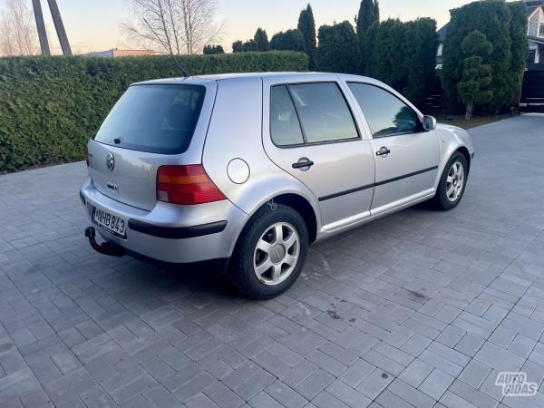 Grey Volkswagen Golf 2002 in Vilnius, with an engine capacity of 1.40 L and mileage of 293 thousand km for 899 €, photo 7 on AUTOMOTO.COM.LV