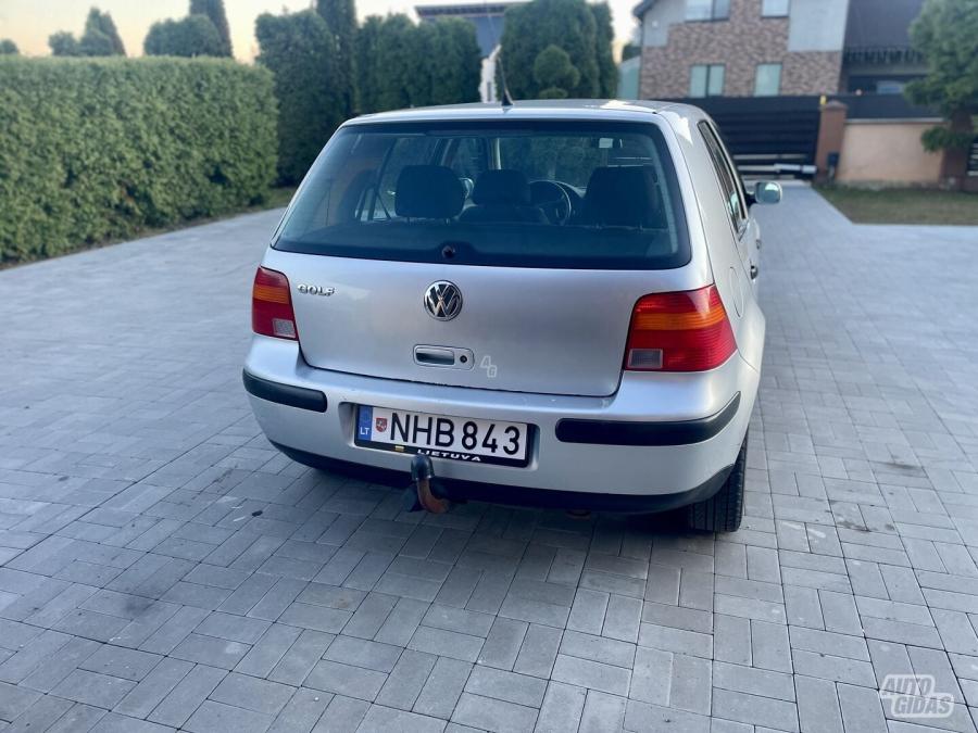 Pelēks Volkswagen Golf 2002 Viļņa, ar dzinēja tilpumu 1.40 L un nobraukumu 293 tūkst. km par 899 €, foto 8 vietnē AUTOMOTO.COM.LV