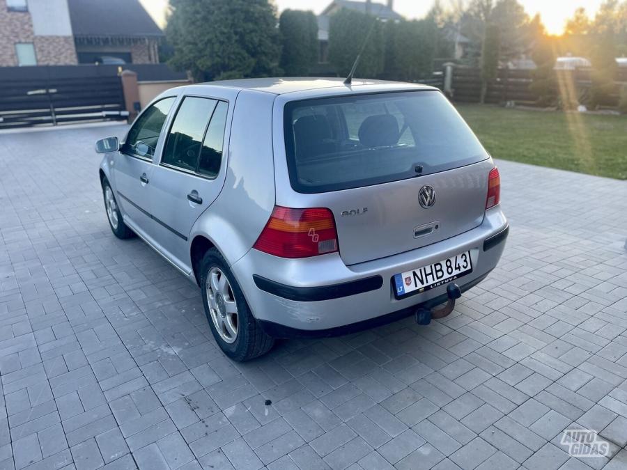 Pelēks Volkswagen Golf 2002 Viļņa, ar dzinēja tilpumu 1.40 L un nobraukumu 293 tūkst. km par 899 €, foto 9 vietnē AUTOMOTO.COM.LV