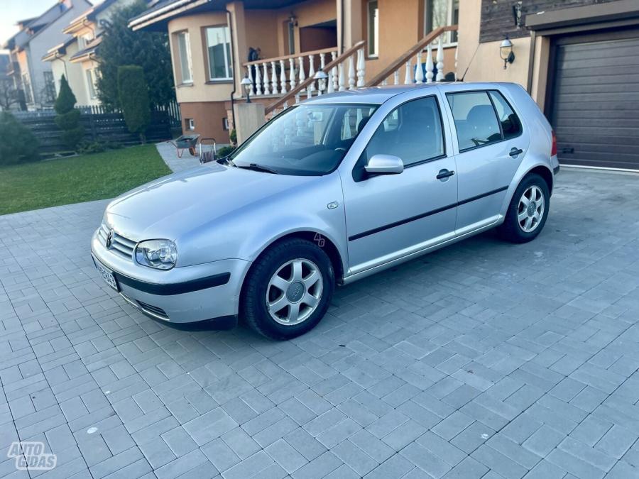 Pelēks Volkswagen Golf 2002 Viļņa, ar dzinēja tilpumu 1.40 L un nobraukumu 293 tūkst. km par 899 €, foto 12 vietnē AUTOMOTO.COM.LV