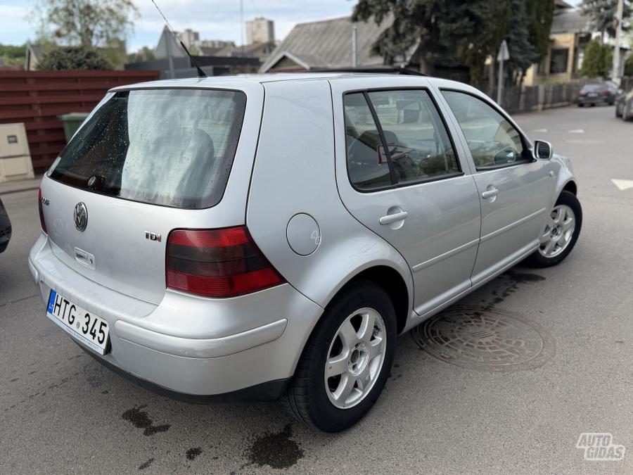 Grey Volkswagen Golf 2002 in Kaunas, with an engine capacity of 1.90 L and mileage of 381 thousand km for 1350 €, photo 6 on AUTOMOTO.COM.LV
