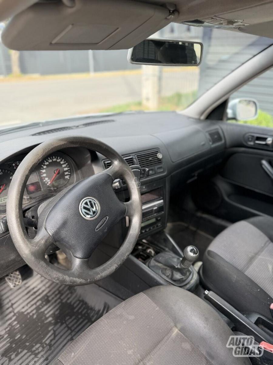 Grey Volkswagen Golf 2002 in Kaunas, with an engine capacity of 1.90 L and mileage of 381 thousand km for 1350 €, photo 14 on AUTOMOTO.COM.LV