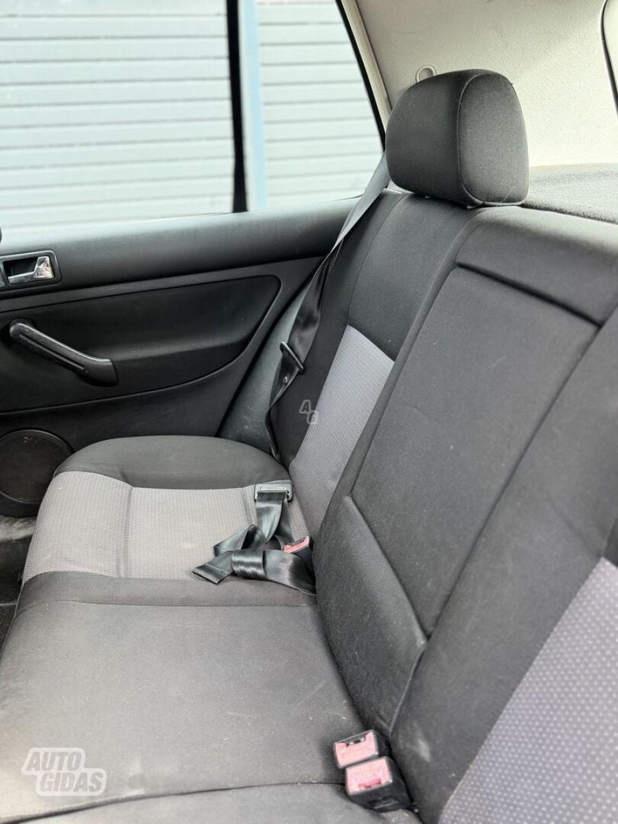 Grey Volkswagen Golf 2002 in Kaunas, with an engine capacity of 1.90 L and mileage of 381 thousand km for 1350 €, photo 18 on AUTOMOTO.COM.LV