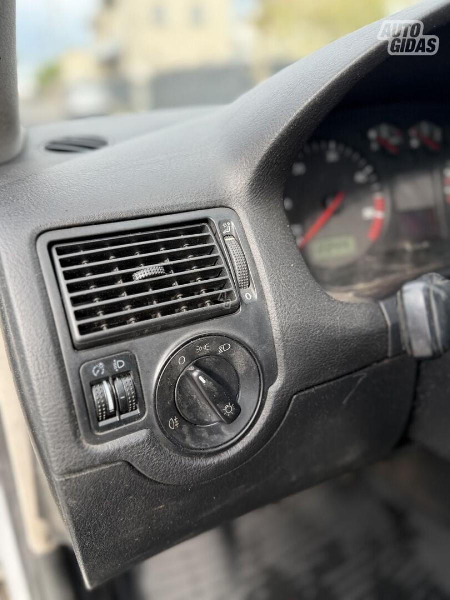 Grey Volkswagen Golf 2002 in Kaunas, with an engine capacity of 1.90 L and mileage of 381 thousand km for 1350 €, photo 20 on AUTOMOTO.COM.LV